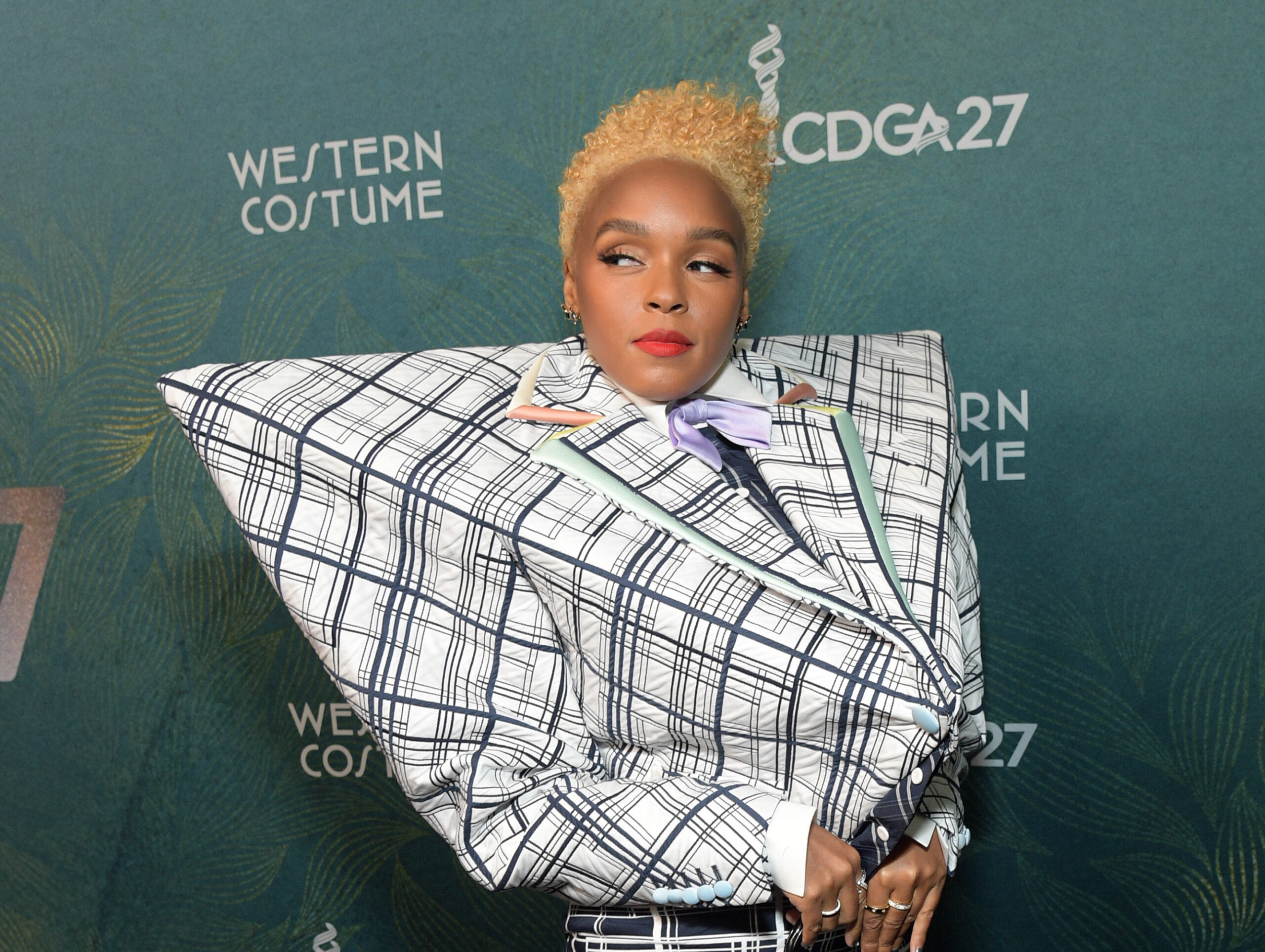 Janelle Monáe Will Produce And Star As Con Artist Tanya Smith In Never Saw Me Coming Adaptation